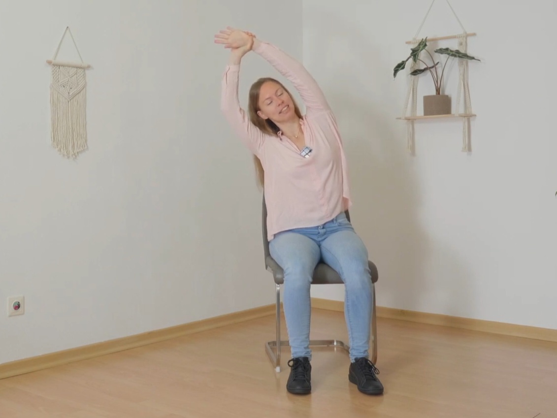Fly & Flow | Yoga im Büro - Übungen auf dem Stuhl